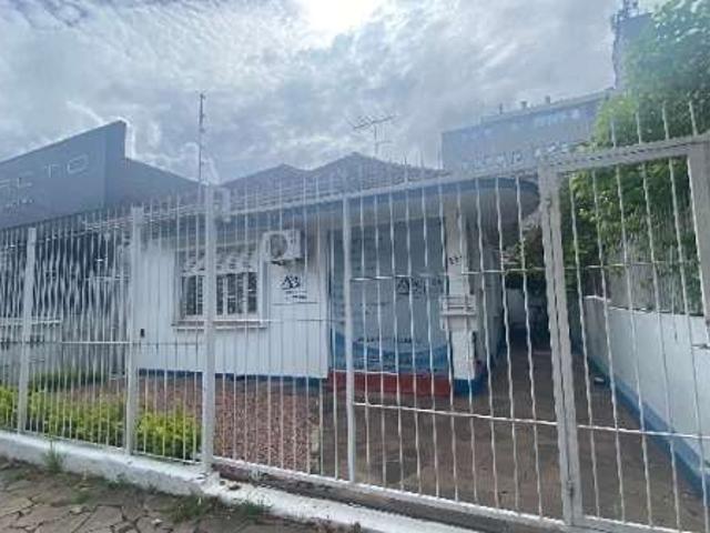 Casa / Sobrado para Venda em Porto Alegre/RS São João 4 Quartos