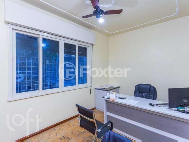 Casa / Sobrado para Venda em Porto Alegre/RS São João 4 Quartos