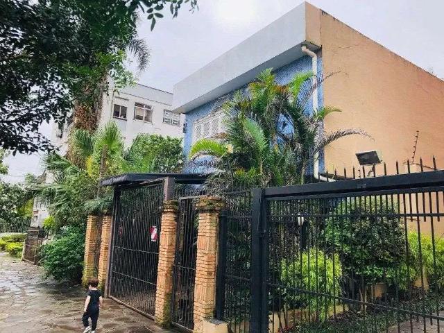 Casa / Sobrado para Venda em Porto Alegre/RS São João 4 Quartos