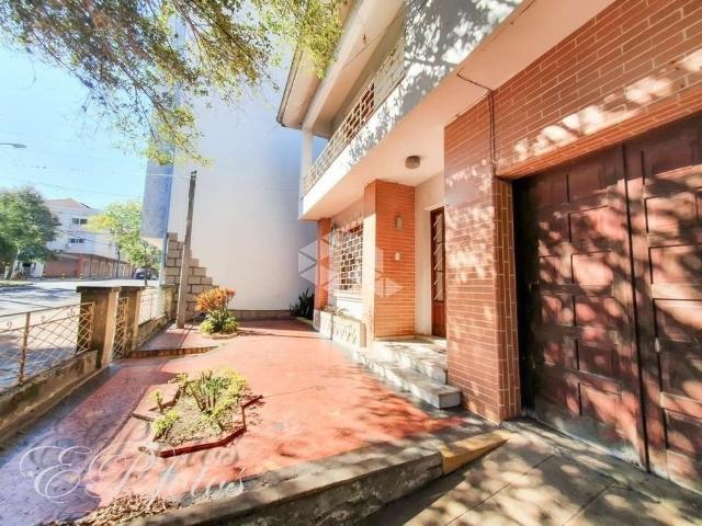 Casa / Sobrado para Venda em Porto Alegre/RS São João 3 Quartos
