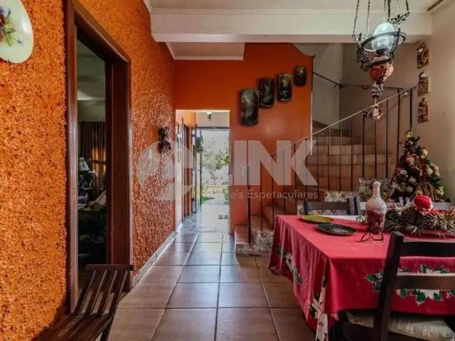 Casa / Sobrado para Venda em Porto Alegre/RS São João 4 Quartos