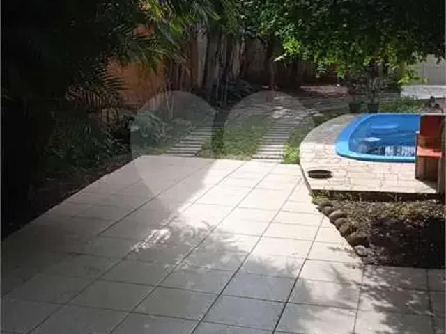 Casa / Sobrado para Venda em Porto Alegre/RS São João 4 Quartos