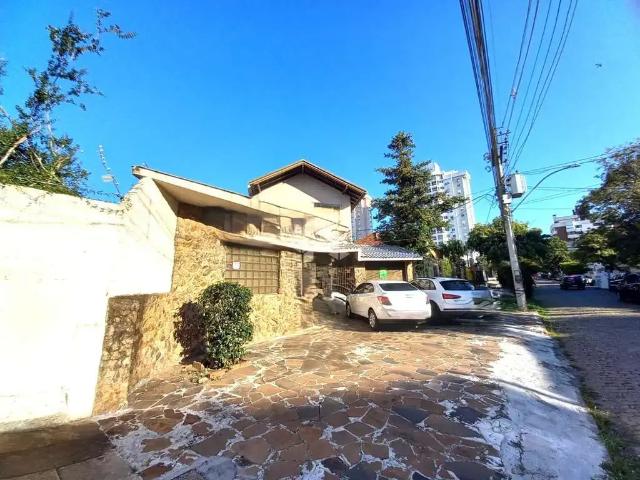 Casa / Sobrado para Venda em Porto Alegre/RS São João 4 Quartos