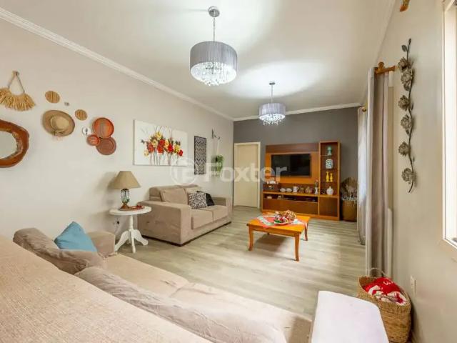 Casa / Sobrado para Venda em Porto Alegre/RS São João 4 Quartos