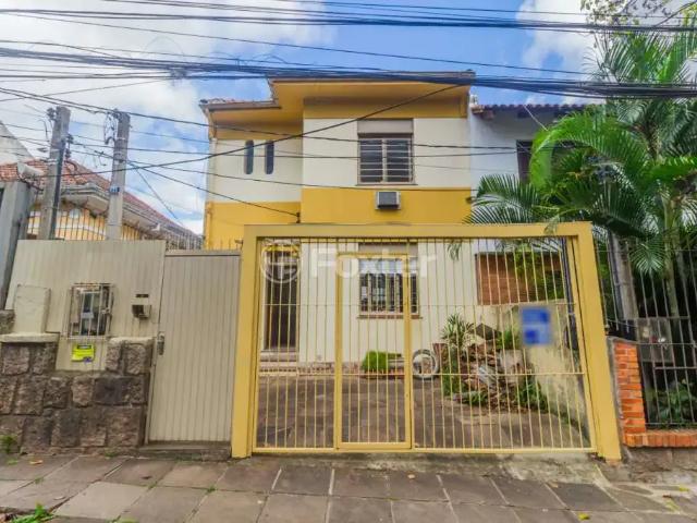 Casa / Sobrado para Venda em Porto Alegre/RS São João 4 Quartos