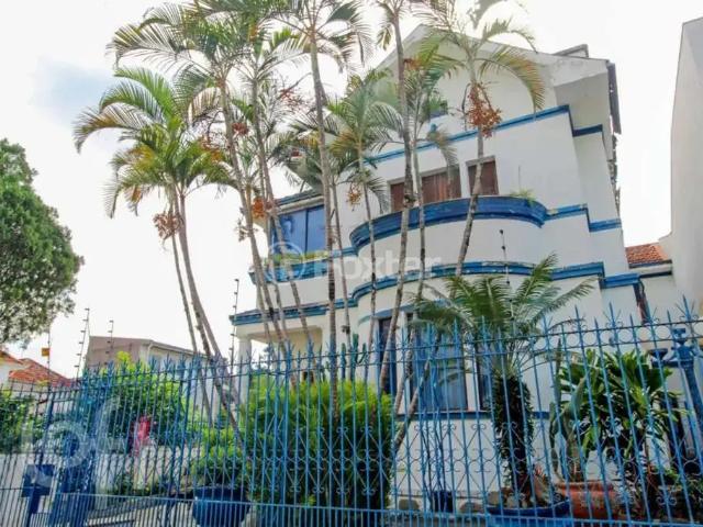 Casa / Sobrado para Venda em Porto Alegre/RS São João 4 Quartos