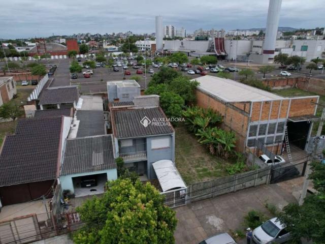 Casa / Sobrado para Venda em Porto Alegre/RS São João 5 Quartos