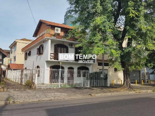 Casa / Sobrado para Venda em Porto Alegre/RS São João 5 Quartos