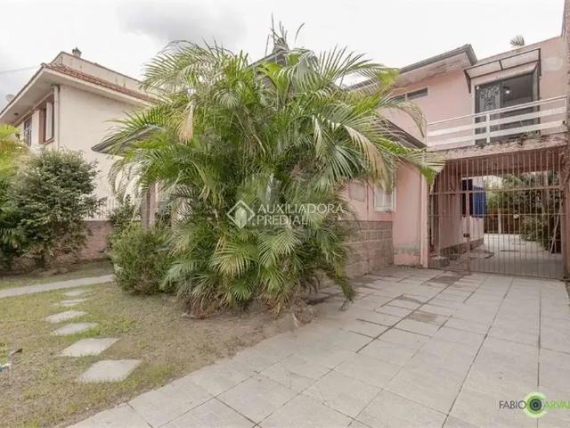 Casa / Sobrado para Venda em Porto Alegre/RS São João 5 Quartos