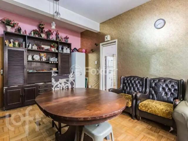 Casa / Sobrado para Venda em Porto Alegre/RS São João 5 Quartos