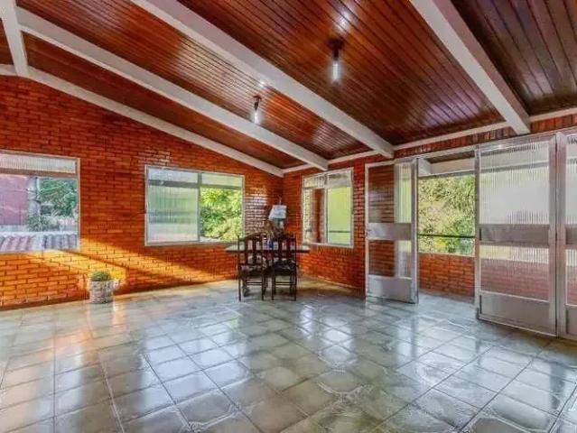 Casa / Sobrado para Venda em Porto Alegre/RS São João 6 Quartos