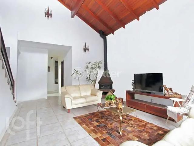 Casa / Sobrado para Venda em Porto Alegre/RS São João 2 Quartos