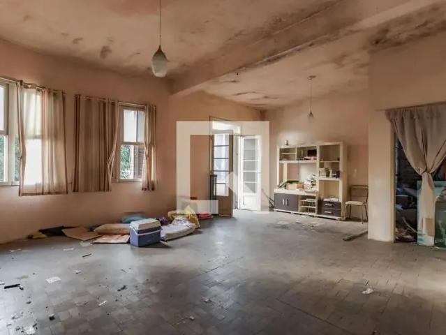 Casa / Sobrado para Venda em Porto Alegre/RS São João 2 Quartos