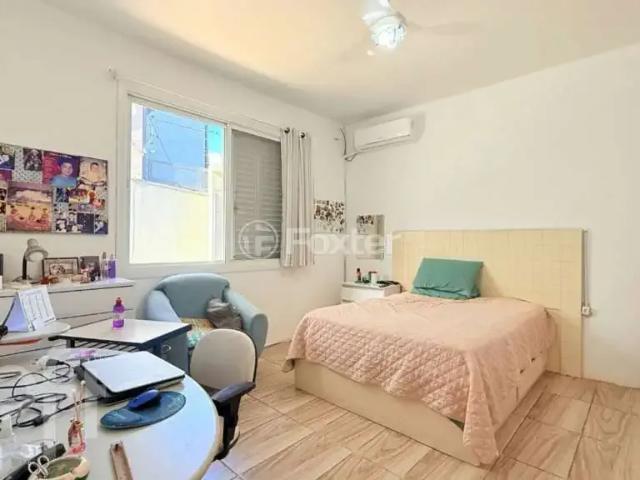 Casa / Sobrado para Venda em Porto Alegre/RS São João 3 Quartos
