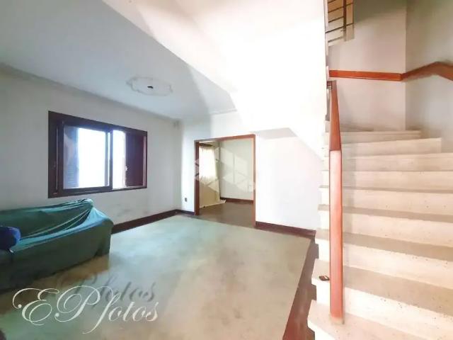 Casa / Sobrado para Venda em Porto Alegre/RS São João 3 Quartos