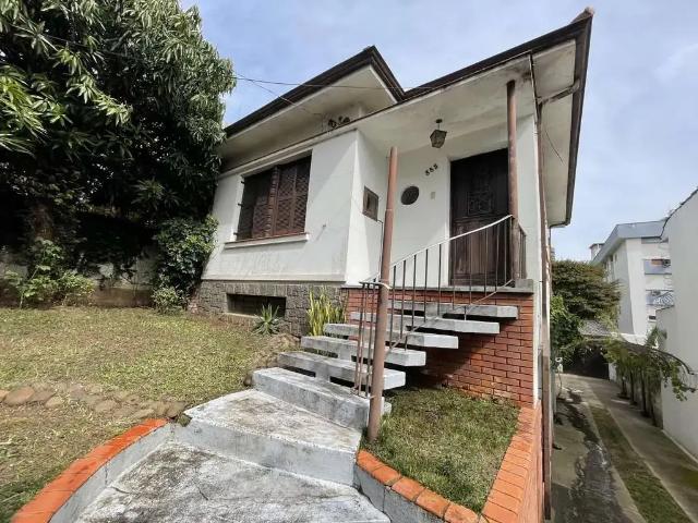 Casa / Sobrado para Venda em Porto Alegre/RS São João 3 Quartos