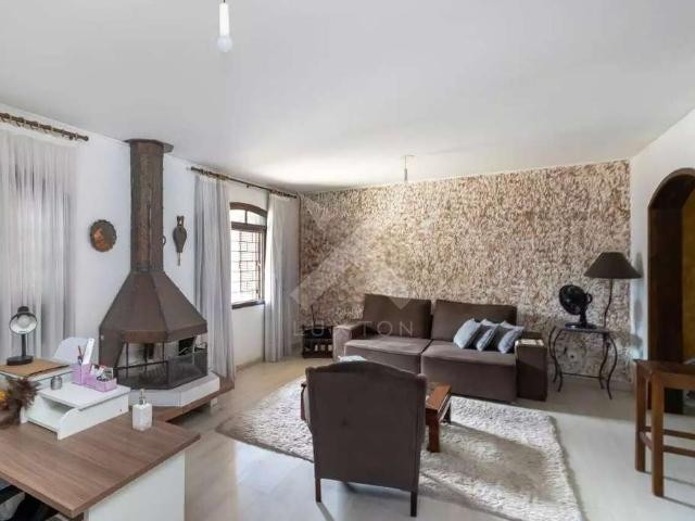 Casa / Sobrado para Venda em Porto Alegre/RS São João 3 Quartos
