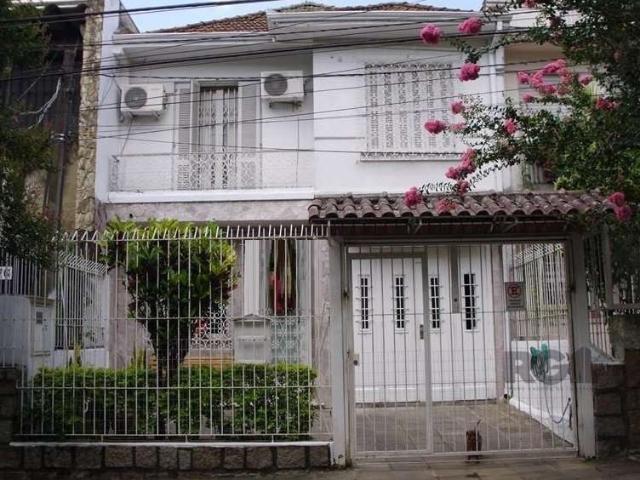 Casa / Sobrado para Venda em Porto Alegre/RS São João 3 Quartos