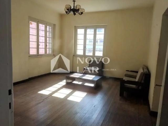 Casa / Sobrado para Venda em Porto Alegre/RS São João 3 Quartos