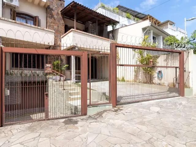 Casa / Sobrado para Venda em Porto Alegre/RS São João 3 Quartos