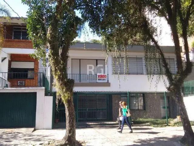 Casa / Sobrado para Venda em Porto Alegre/RS São João 3 Quartos