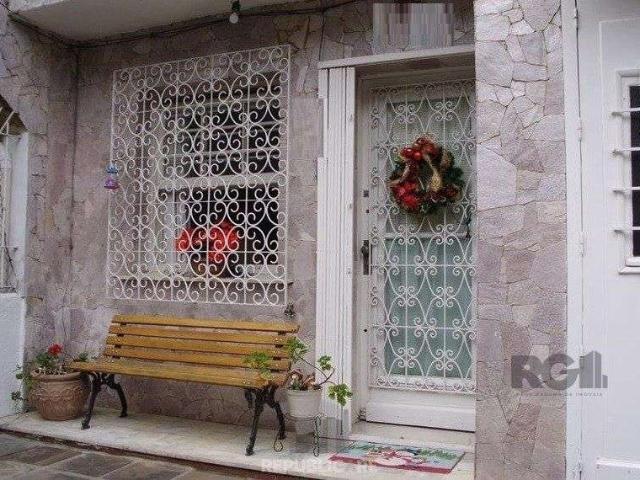 Casa / Sobrado para Venda em Porto Alegre/RS São João 3 Quartos