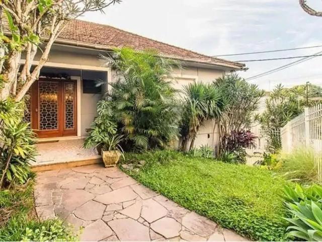 Casa / Sobrado para Venda em Porto Alegre/RS São João 3 Quartos