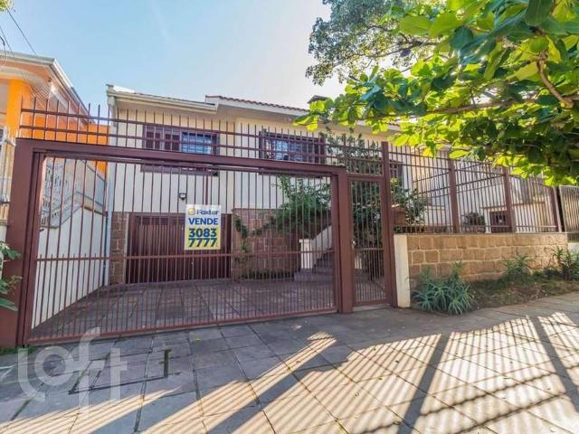 Casa / Sobrado para Venda em Porto Alegre/RS São João 3 Quartos