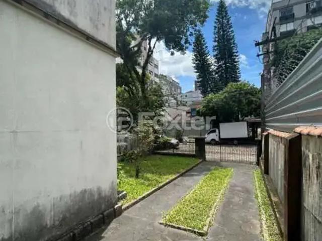 Casa / Sobrado para Venda em Porto Alegre/RS São João 3 Quartos