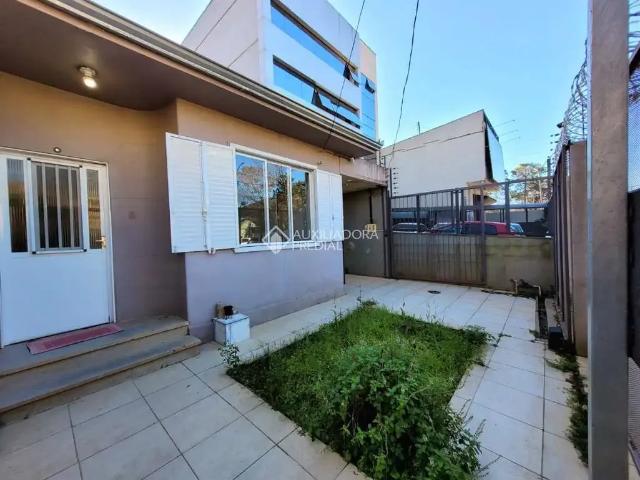 Casa / Sobrado para Venda em Porto Alegre/RS São João 3 Quartos