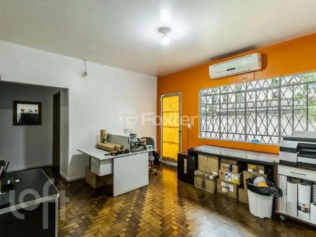 Casa / Sobrado para Venda em Porto Alegre/RS São João 3 Quartos