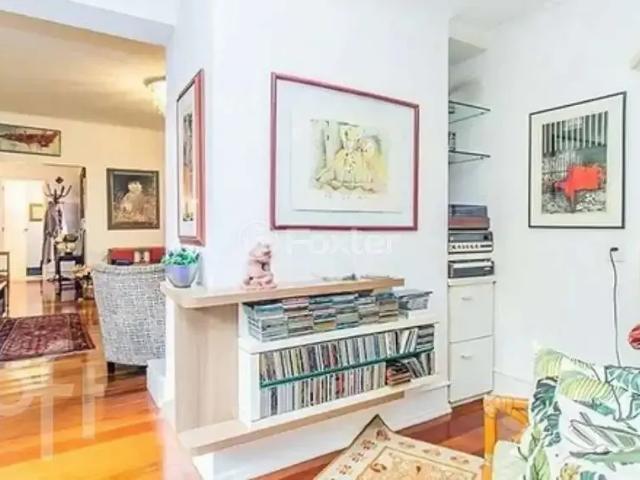Casa / Sobrado para Venda em Porto Alegre/RS São João 3 Quartos