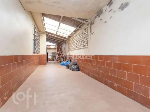 Casa / Sobrado para Venda em Porto Alegre/RS São Sebastião 2 Quartos