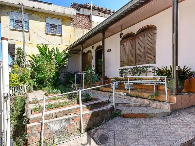 Casa / Sobrado para Venda em Porto Alegre/RS São Sebastião 3 Quartos