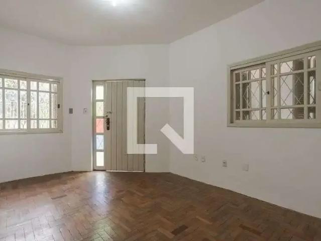 Casa / Sobrado para Venda em Porto Alegre/RS São Sebastião 3 Quartos