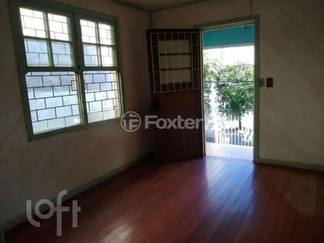 Casa / Sobrado para Venda em Porto Alegre/RS São Sebastião 3 Quartos