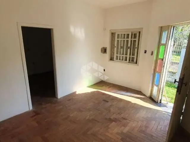 Casa / Sobrado para Venda em Porto Alegre/RS São Sebastião 3 Quartos