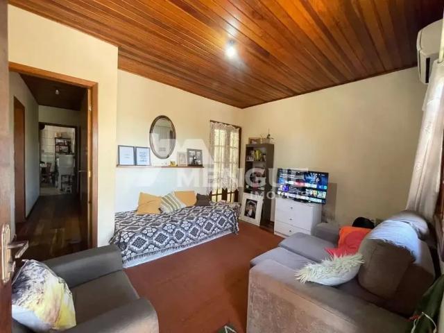 Casa / Sobrado para Venda em Porto Alegre/RS São Sebastião 3 Quartos