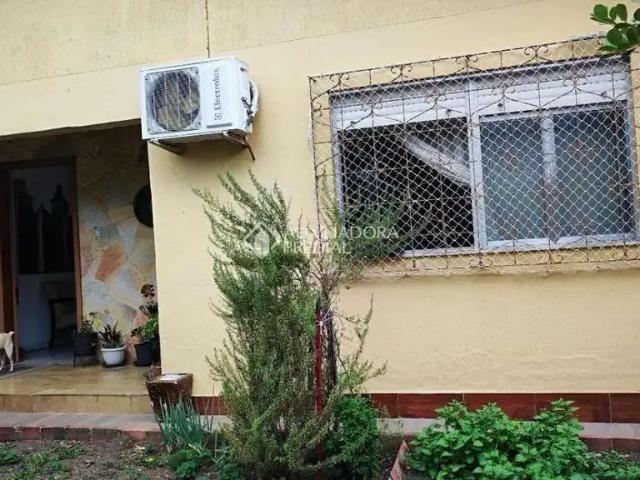 Casa / Sobrado para Venda em Porto Alegre/RS São Sebastião 3 Quartos