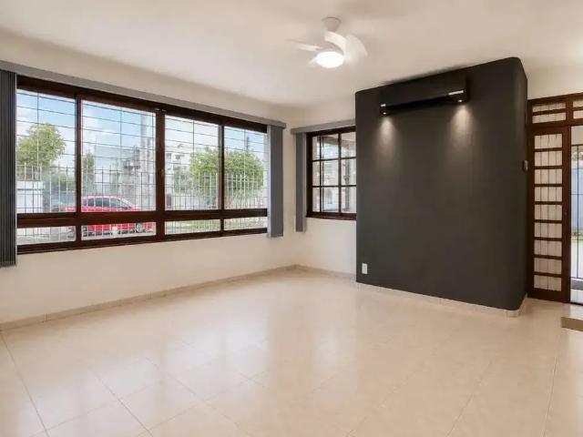 Casa / Sobrado para Venda em Porto Alegre/RS São Sebastião 3 Quartos