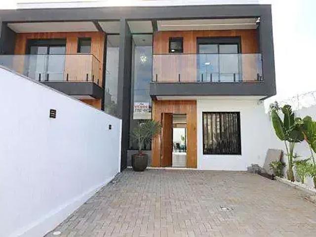 Casa / Sobrado para Venda em Porto Alegre/RS São Sebastião 3 Quartos