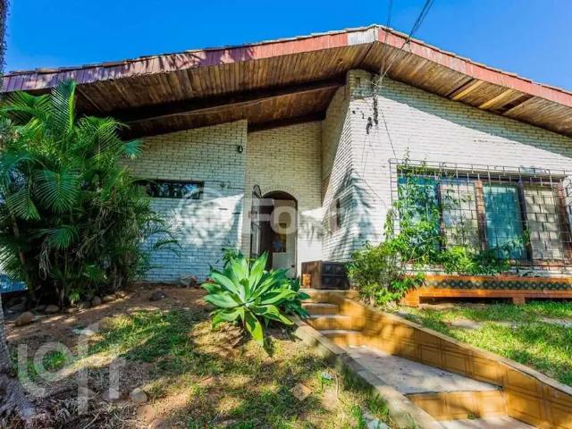 Casa / Sobrado para Venda em Porto Alegre/RS São Sebastião 3 Quartos