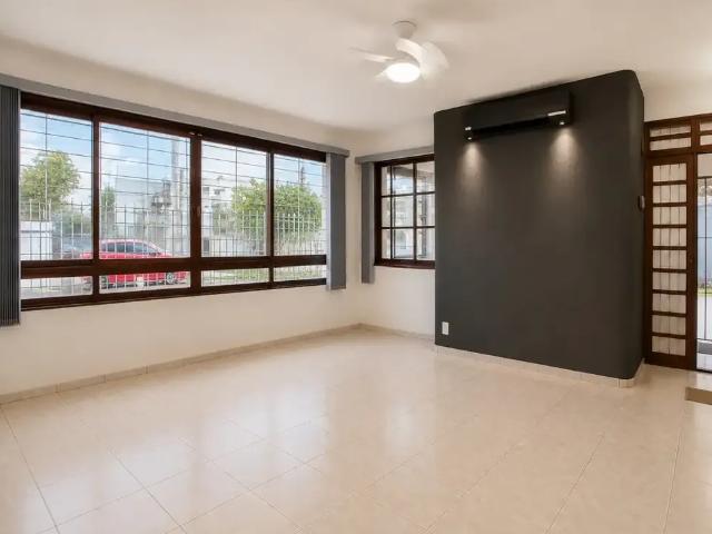 Casa / Sobrado para Venda em Porto Alegre/RS São Sebastião 3 Quartos