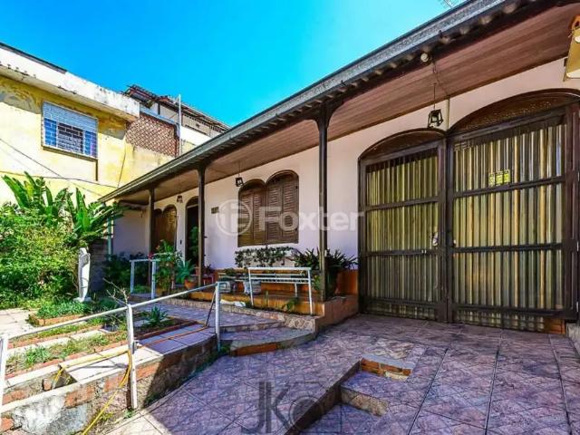 Casa / Sobrado para Venda em Porto Alegre/RS São Sebastião 3 Quartos
