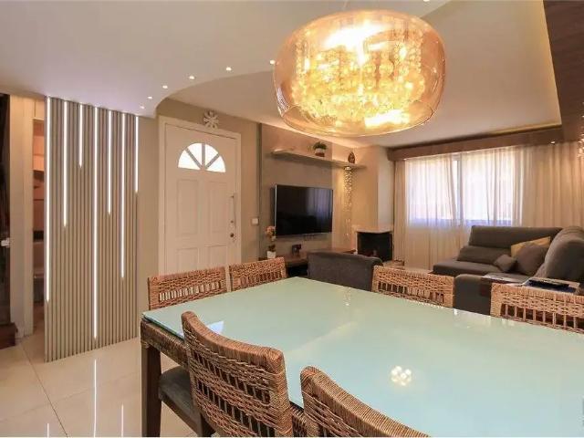 Casa / Sobrado para Venda em Porto Alegre/RS São Sebastião 3 Quartos
