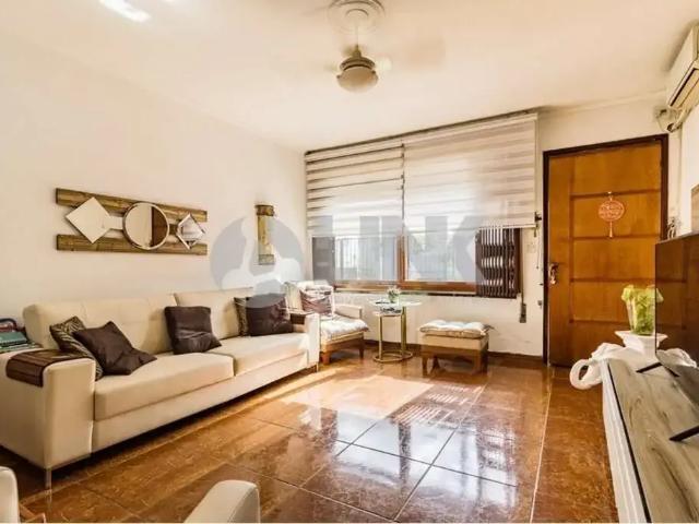 Casa / Sobrado para Venda em Porto Alegre/RS São Sebastião 3 Quartos