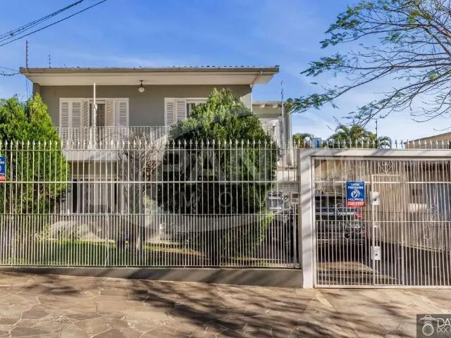 Casa / Sobrado para Venda em Porto Alegre/RS São Sebastião 3 Quartos