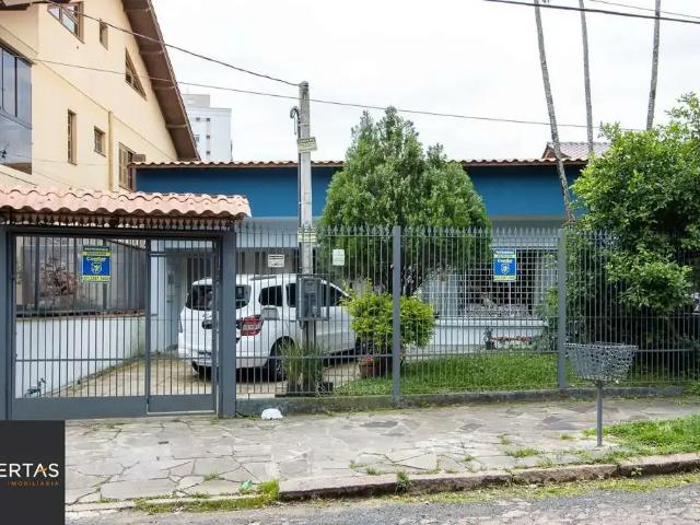 Casa / Sobrado para Venda em Porto Alegre/RS São Sebastião 3 Quartos