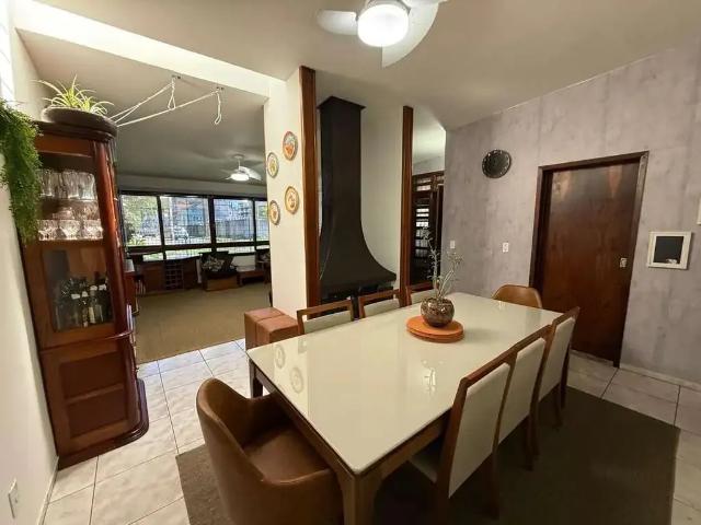 Casa / Sobrado para Venda em Porto Alegre/RS São Sebastião 4 Quartos