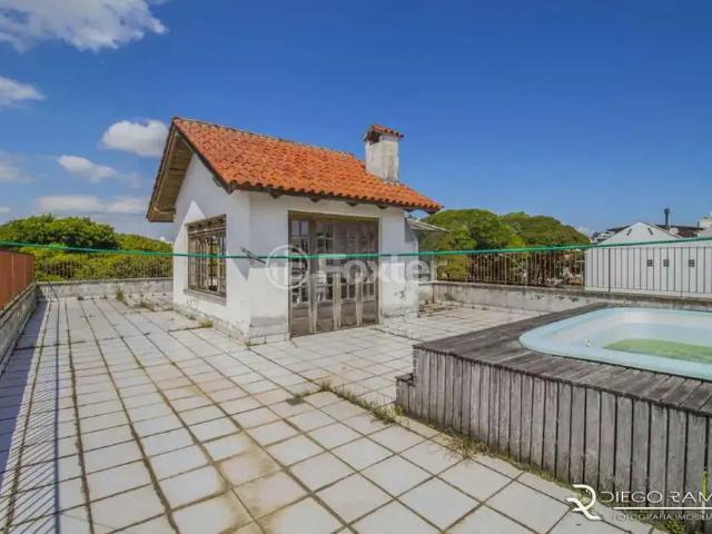 Casa / Sobrado para Venda em Porto Alegre/RS São Sebastião 4 Quartos